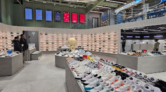 OFFSPRING Kings Cross Shoe Store at Central reviews in London, Greater ...